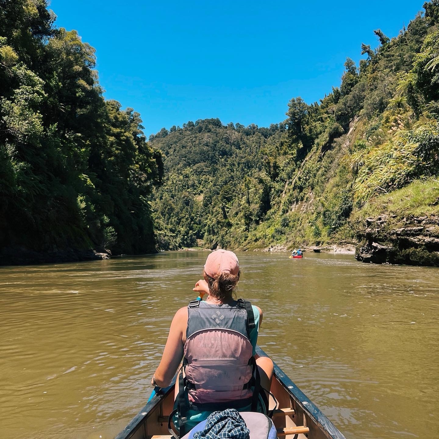 Te Araroa: A Guide to Thru-Hiking the Length of New Zealand – Path & Pedal
